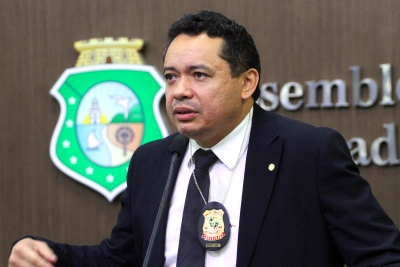 ALECE - Tony Brito cobra integralidade da aposentadoria de policiais civis